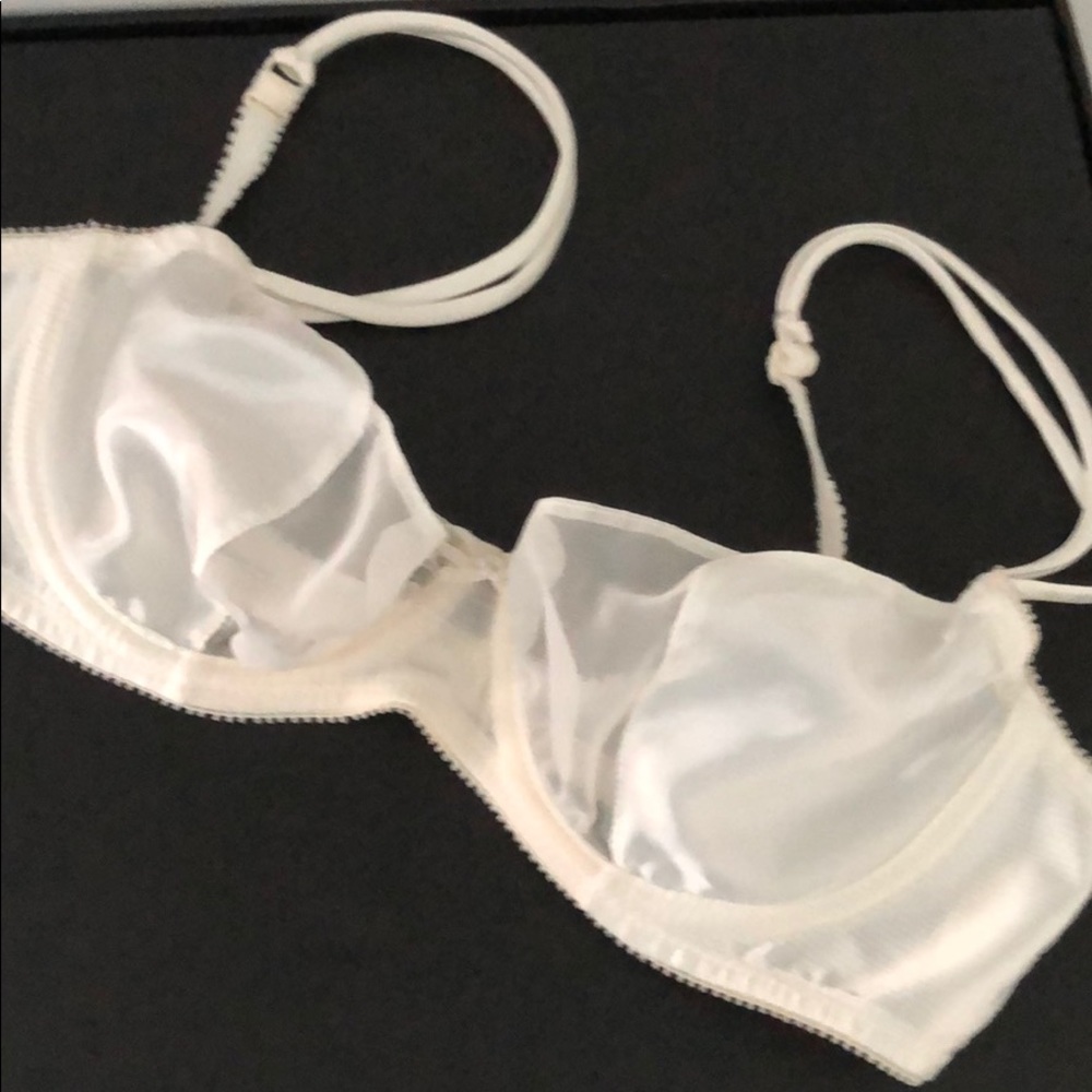 Victoria’s Secret Off White Satin/Sheer Underwire - Gem